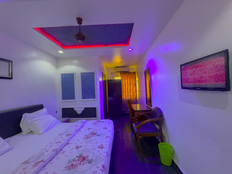 Rooms & Rates - Suites 55 Ltd