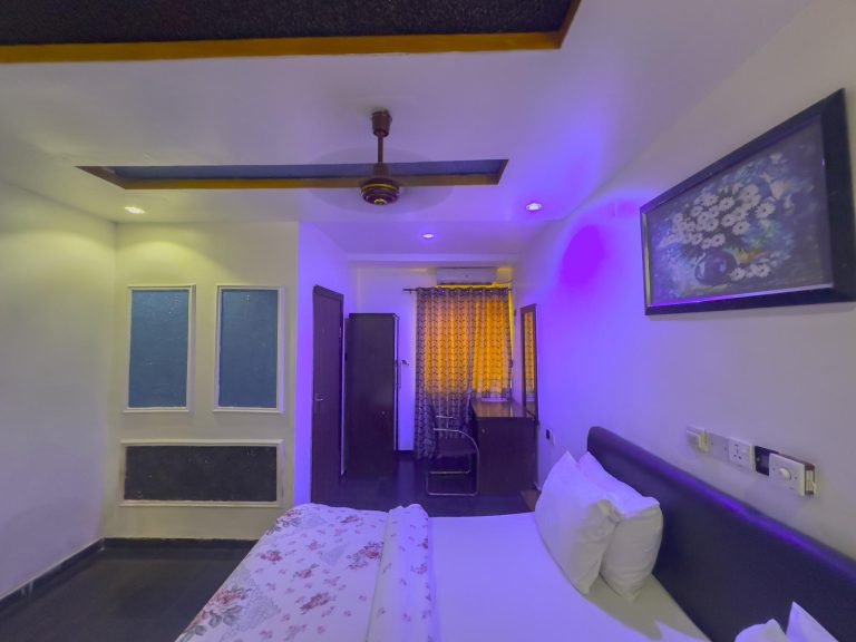 Rooms & Rates - Suites 55 Ltd
